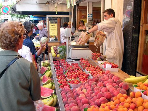 La vente de fruits et légumes sur les marchés forains - Institut Paris ...